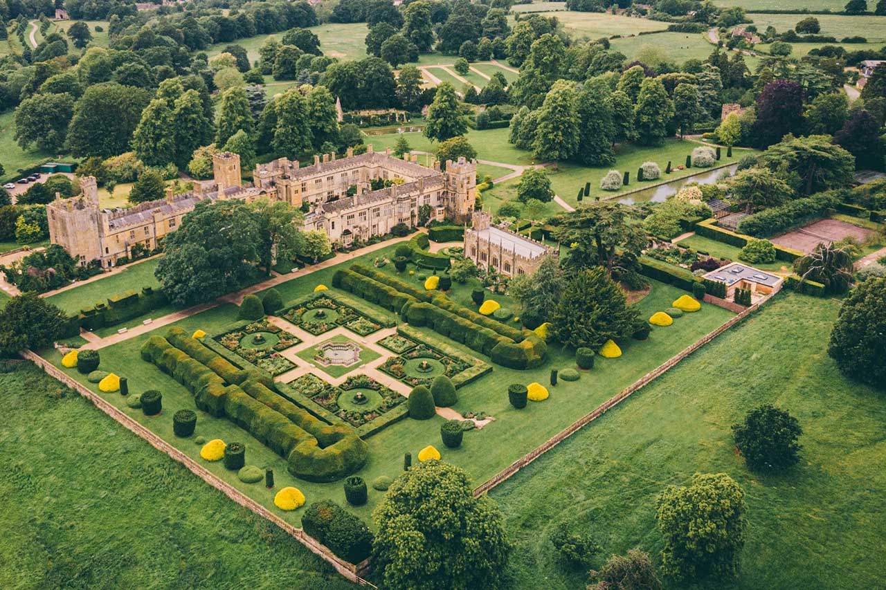 10 Stately Homes and Castles to visit in the Cotswolds - Active England